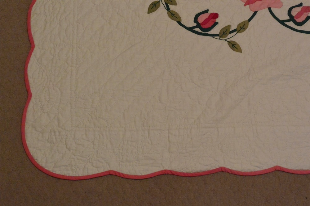 Beautiful Handmade Quilt with Roses and Scalloped Edge | EBTH