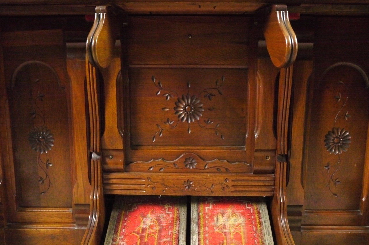 Late 19th Century Packard Pump Organ | EBTH