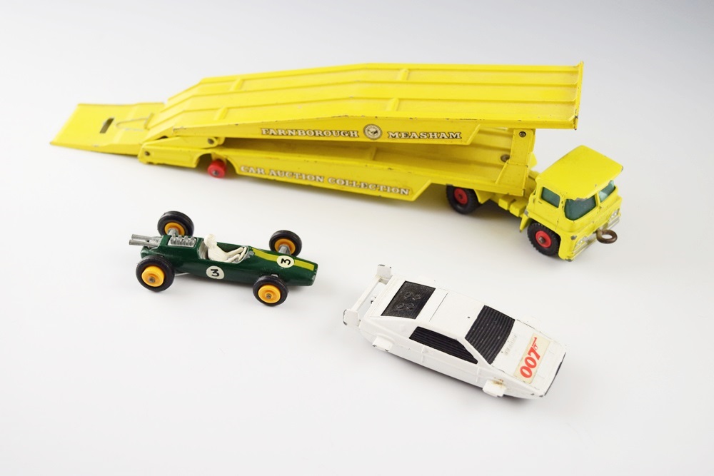 A 1965 Matchbox Car Carrying Case Filled With Vintage Matchbox | EBTH