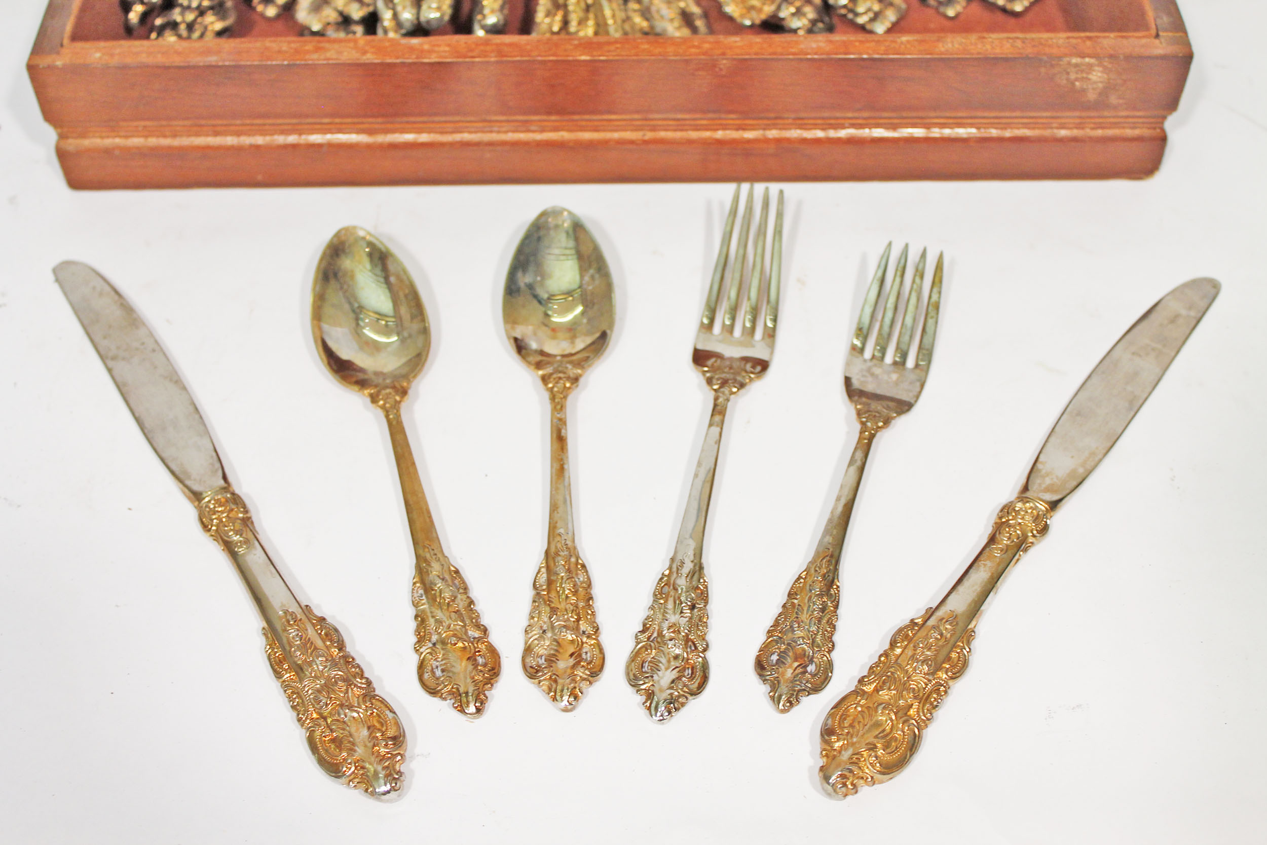 Baroque By Godinger Flatware Set | EBTH