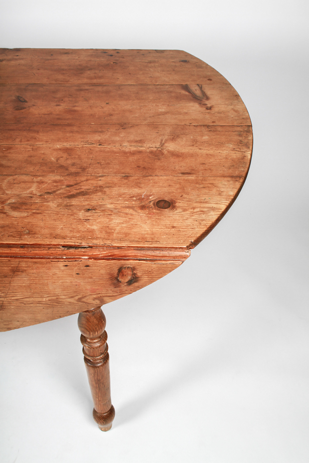 Antique Early 19th Century Drop-Leaf Irish Dining Table | EBTH