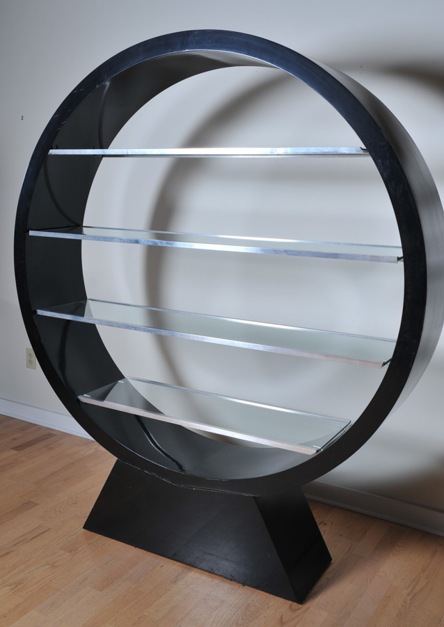 Modern Circular Display Shelf | EBTH