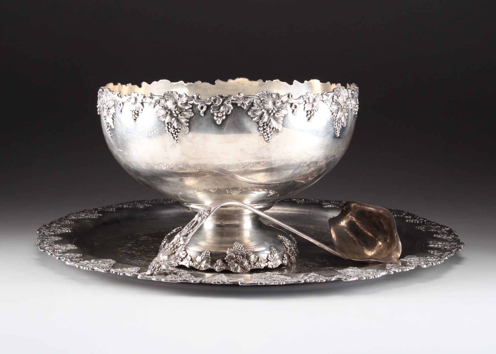 International Silver Co. Silver Plated Punch Bowl, Ladle & Tray | EBTH