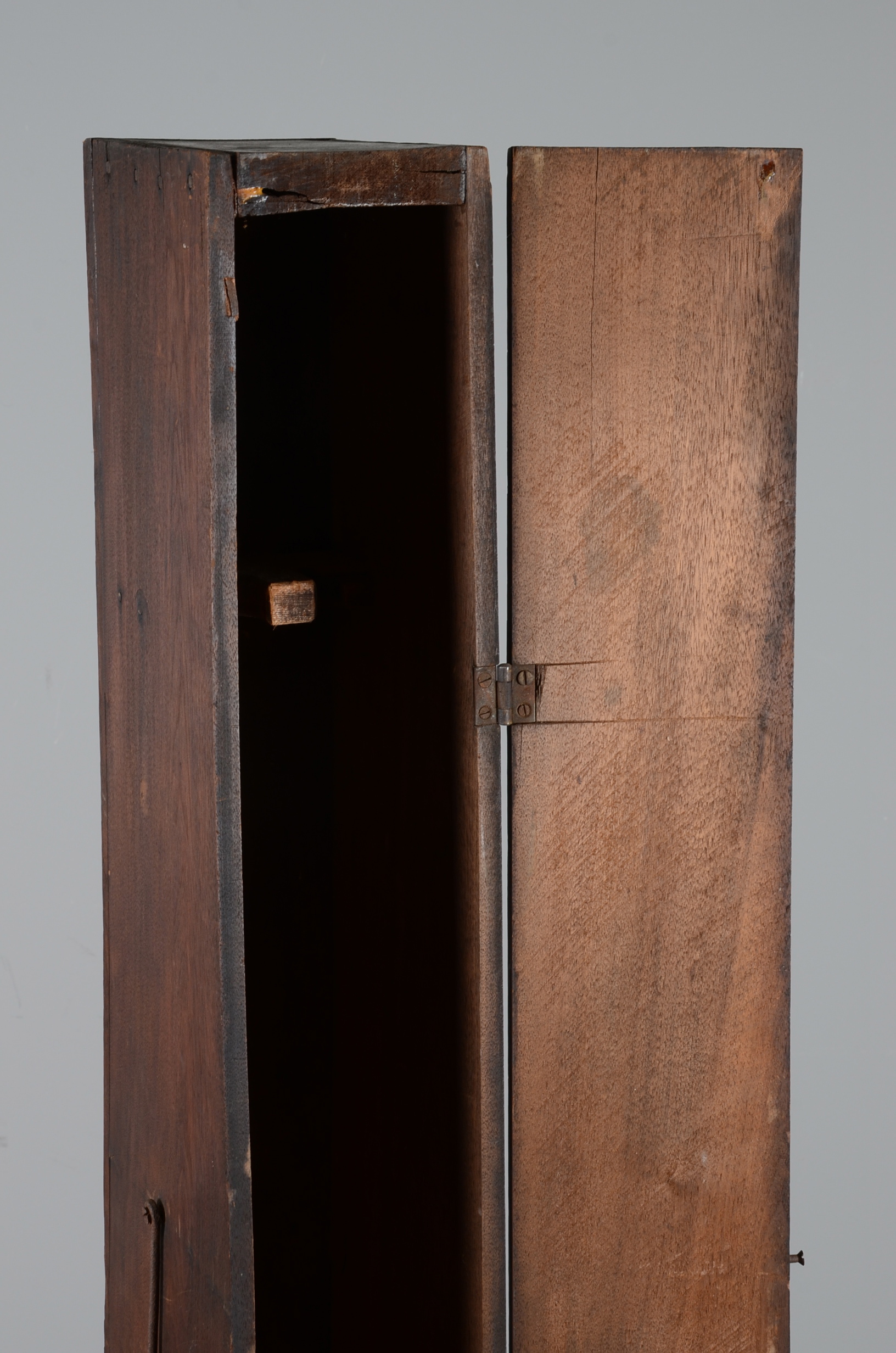 Rustic Wood Rifle Crate | EBTH