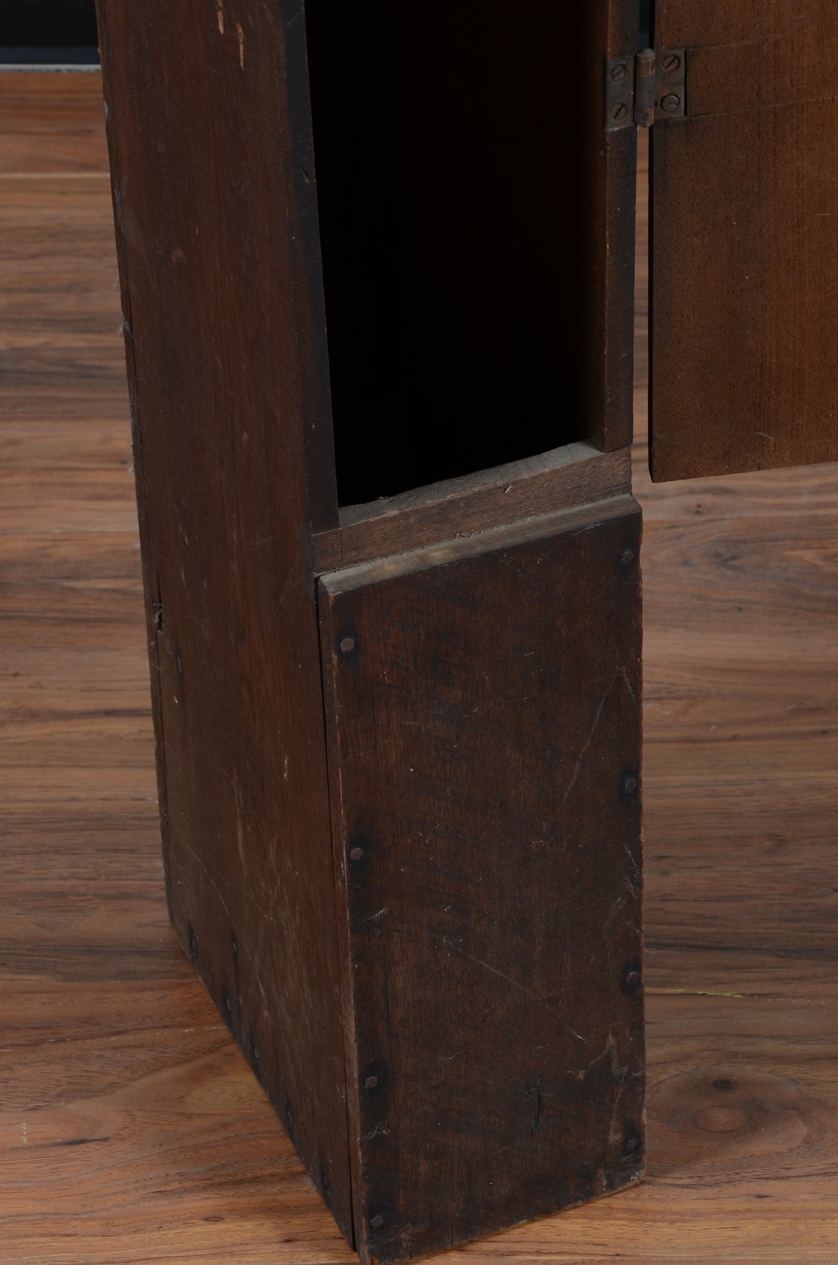 Rustic Wood Rifle Crate | EBTH