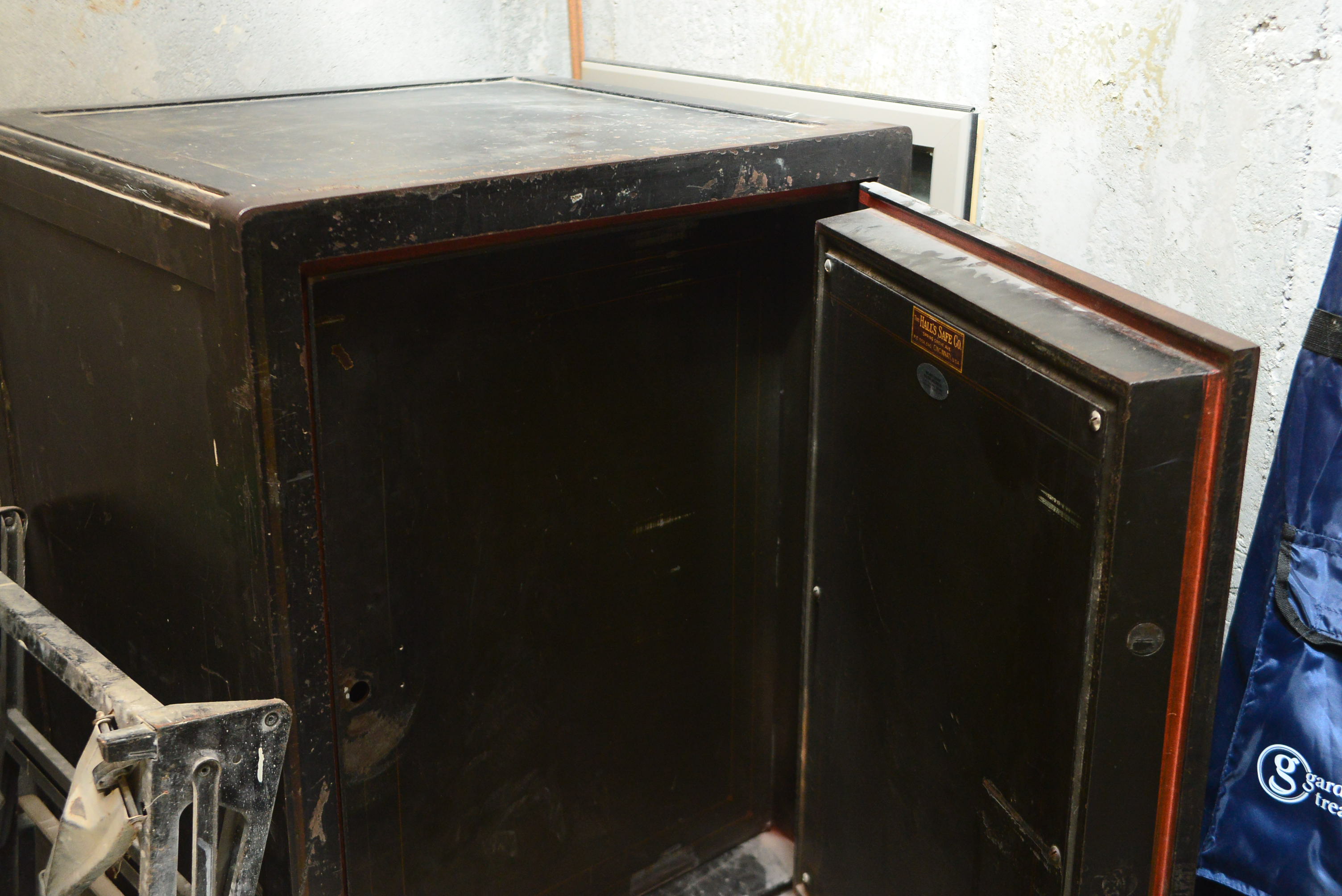 Antique Large Hall's Safe Co. Floor Safe Working Lock Combination | EBTH