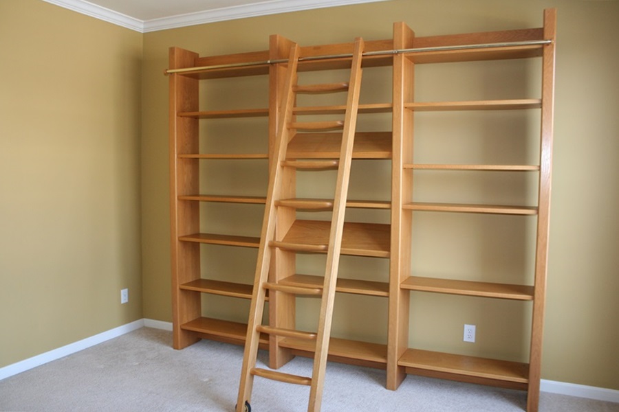 Laerkereden Wall Bookshelf with Rolling Library Ladder | EBTH