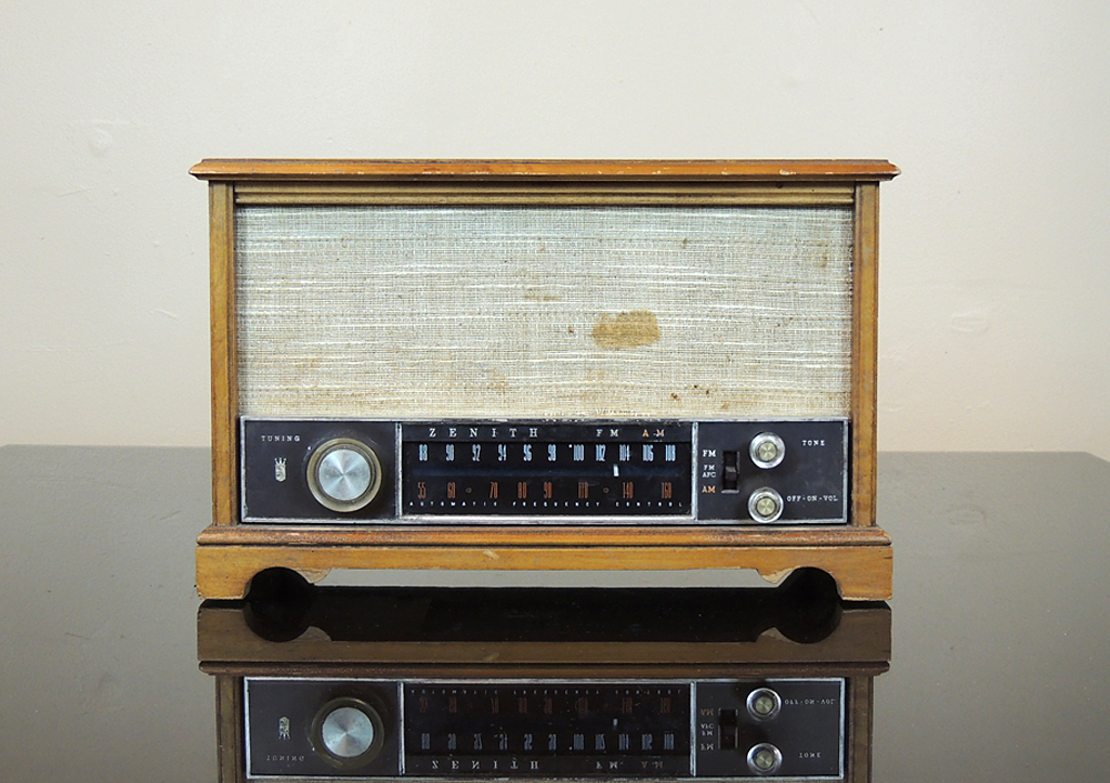 1950s Zenith Model K731 Long Distance Radio | EBTH
