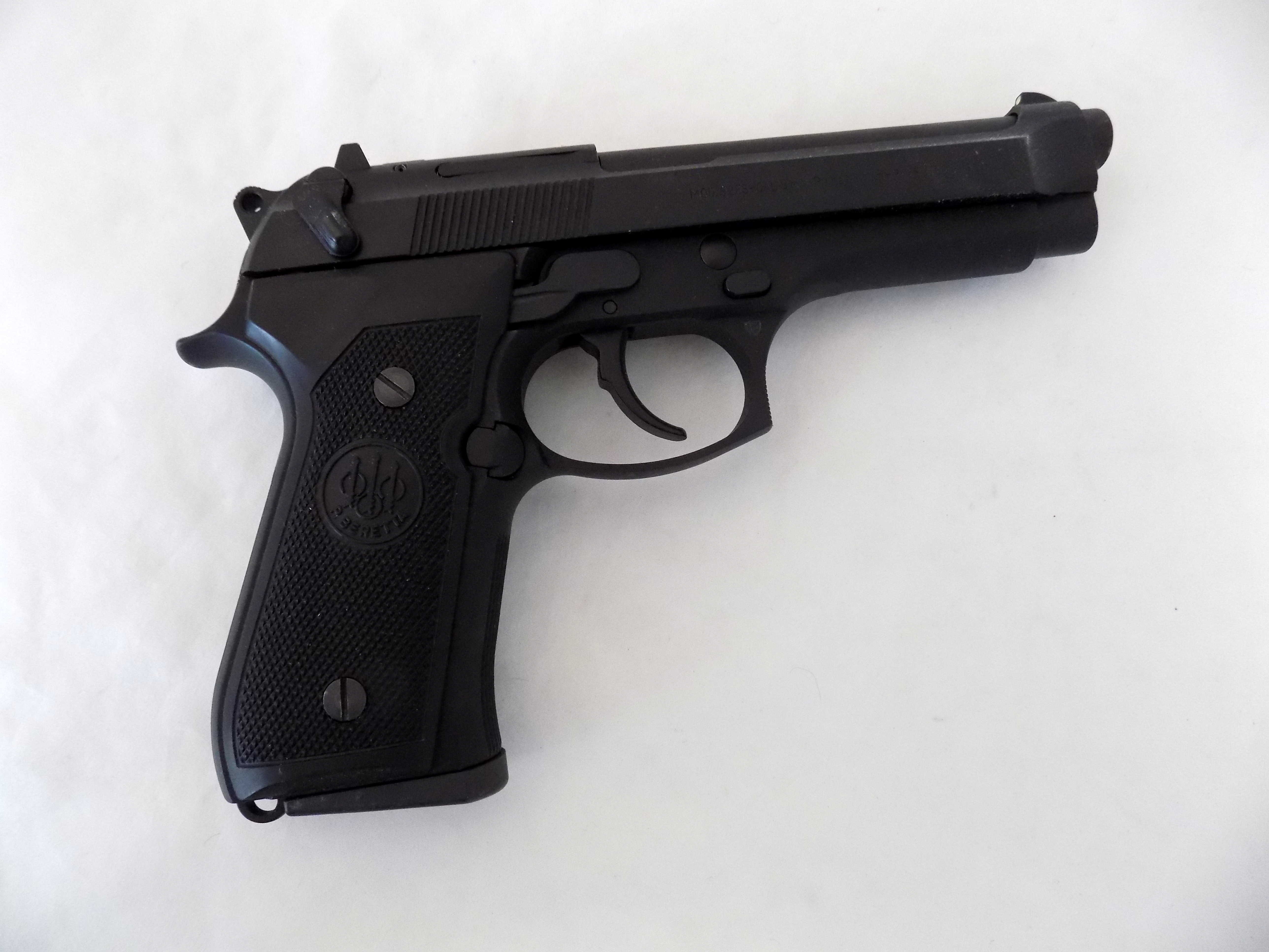 Beretta 9MM Parabellum Handgun with Case | EBTH