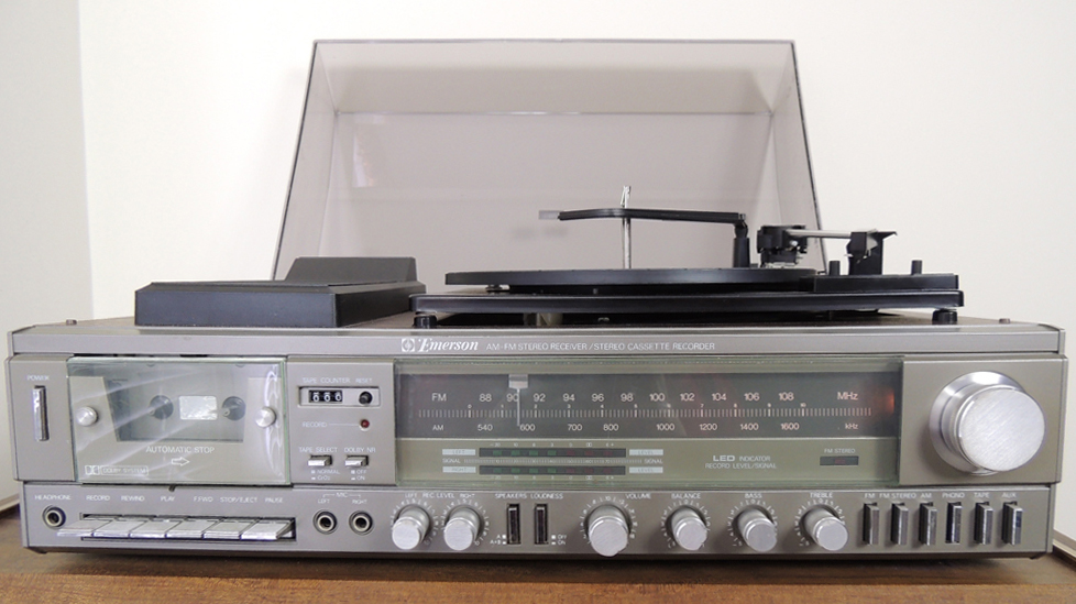 Emerson Turntable Stereo and Vinyl Record Albums | EBTH