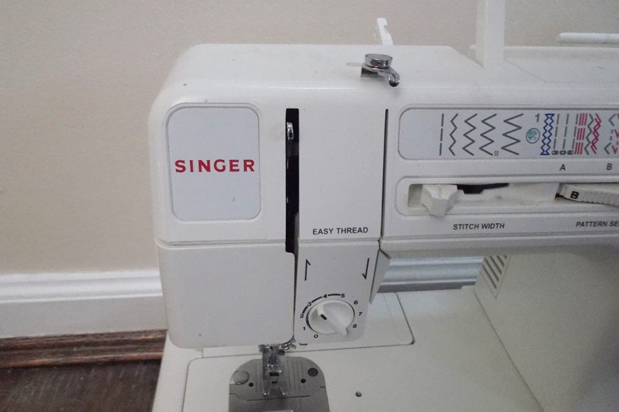 Singer 5050C Portable Sewing Machine | EBTH