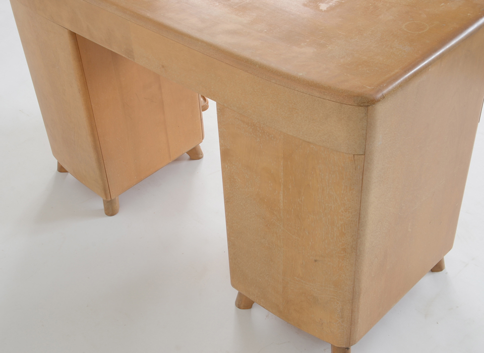 Heywood-Wakefield Maple Desk | EBTH