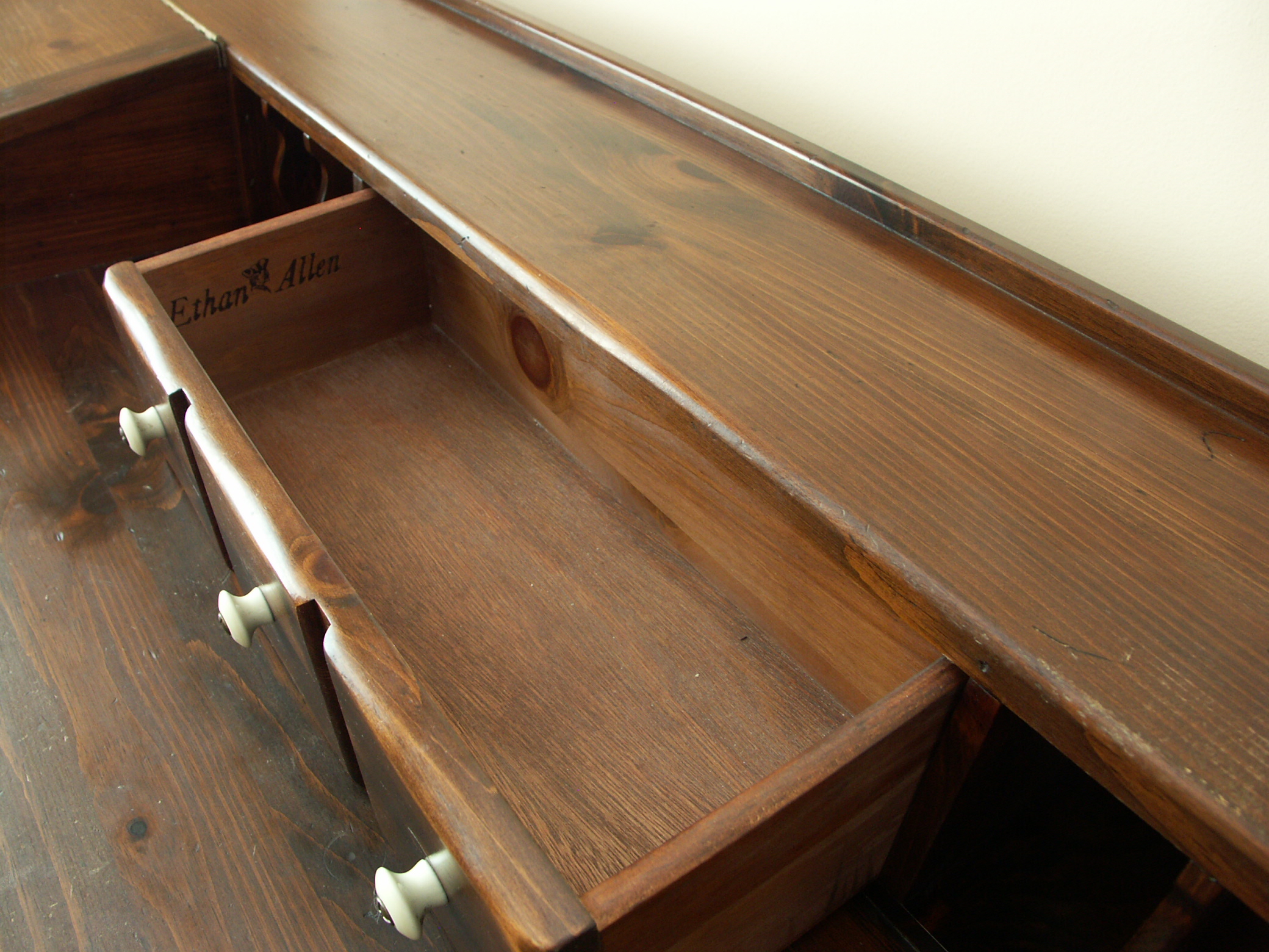 Vintage Ethan Allen Pine Trestle Style Desk | EBTH
