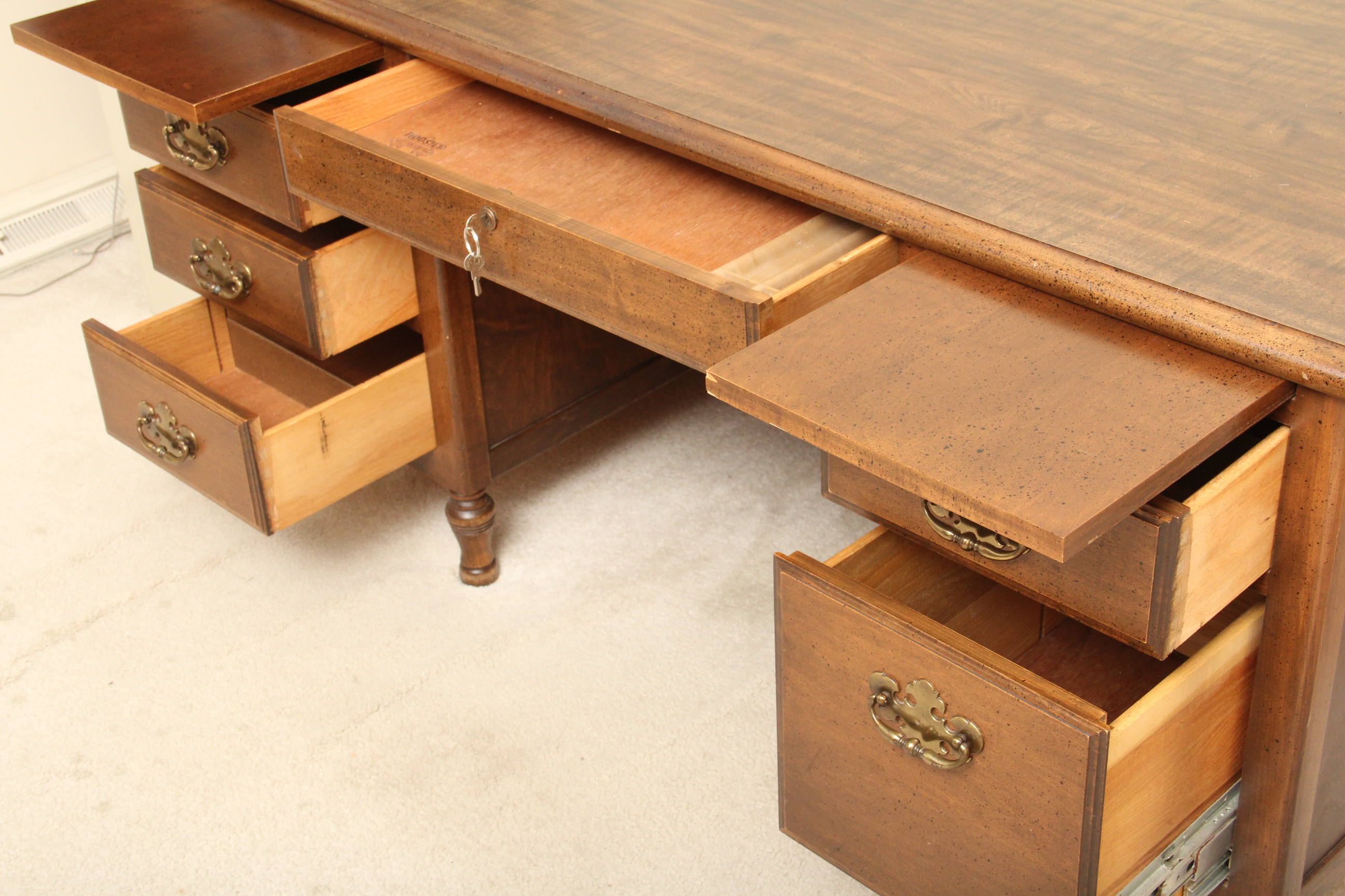 Hoosier Office Desk | EBTH