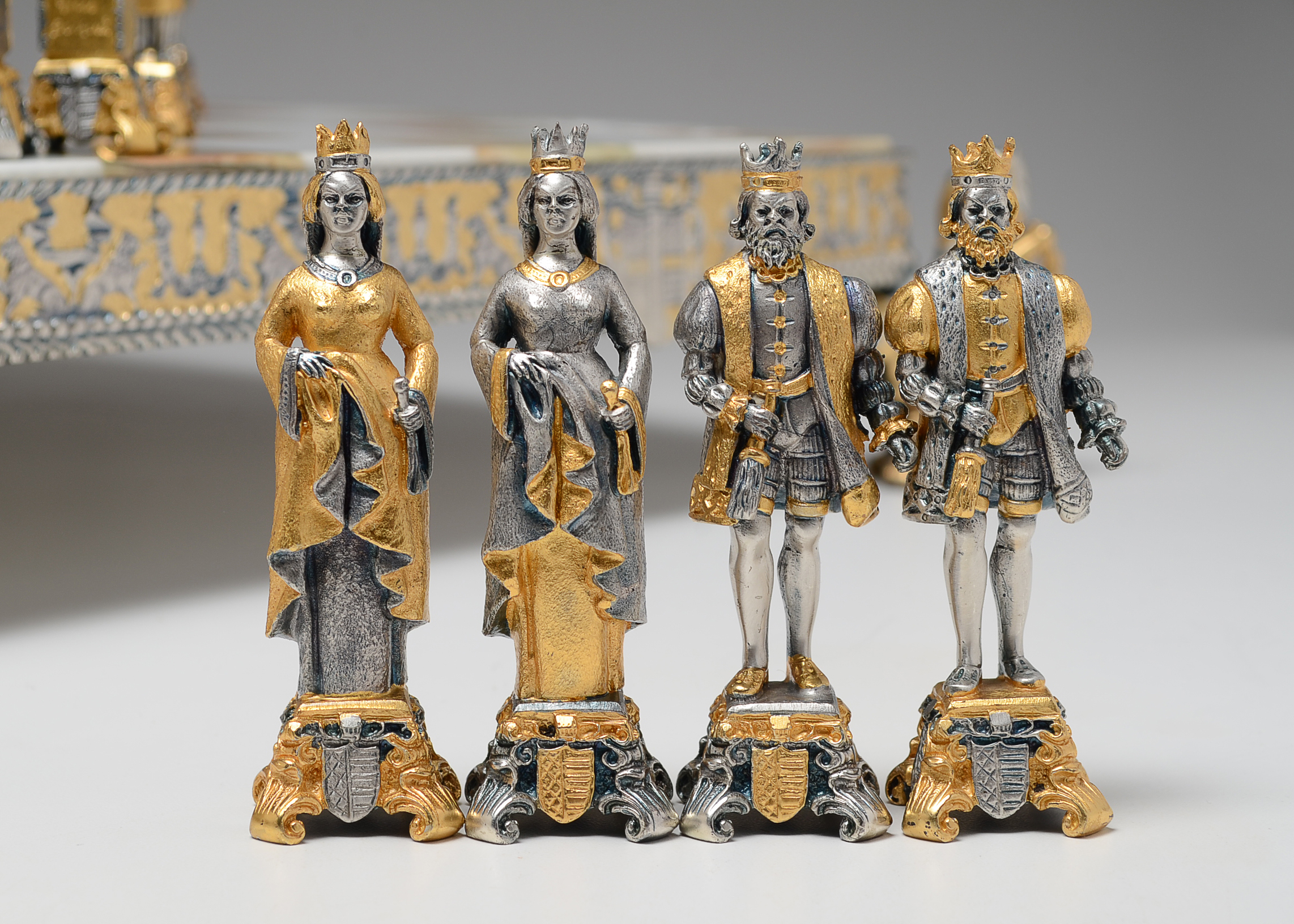 Piero Benzoni Medieval 24K Gold and Silver Plate Chess Set | EBTH