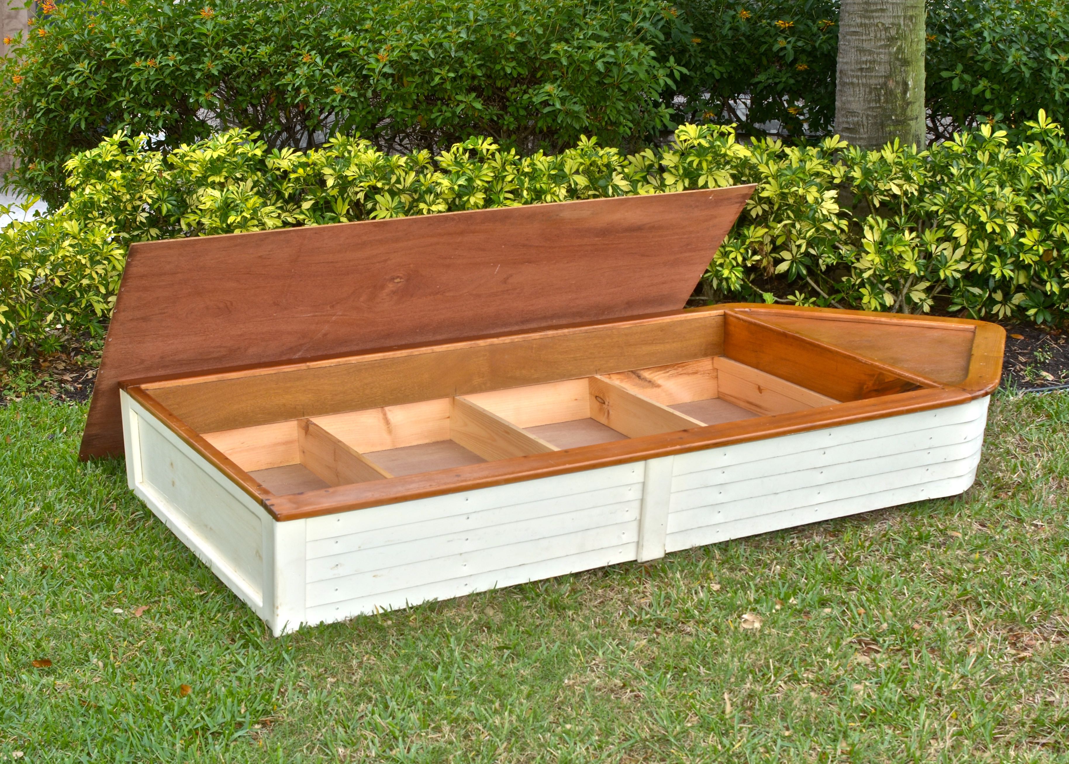 Wooden Boat-Shaped Bed Frame | EBTH