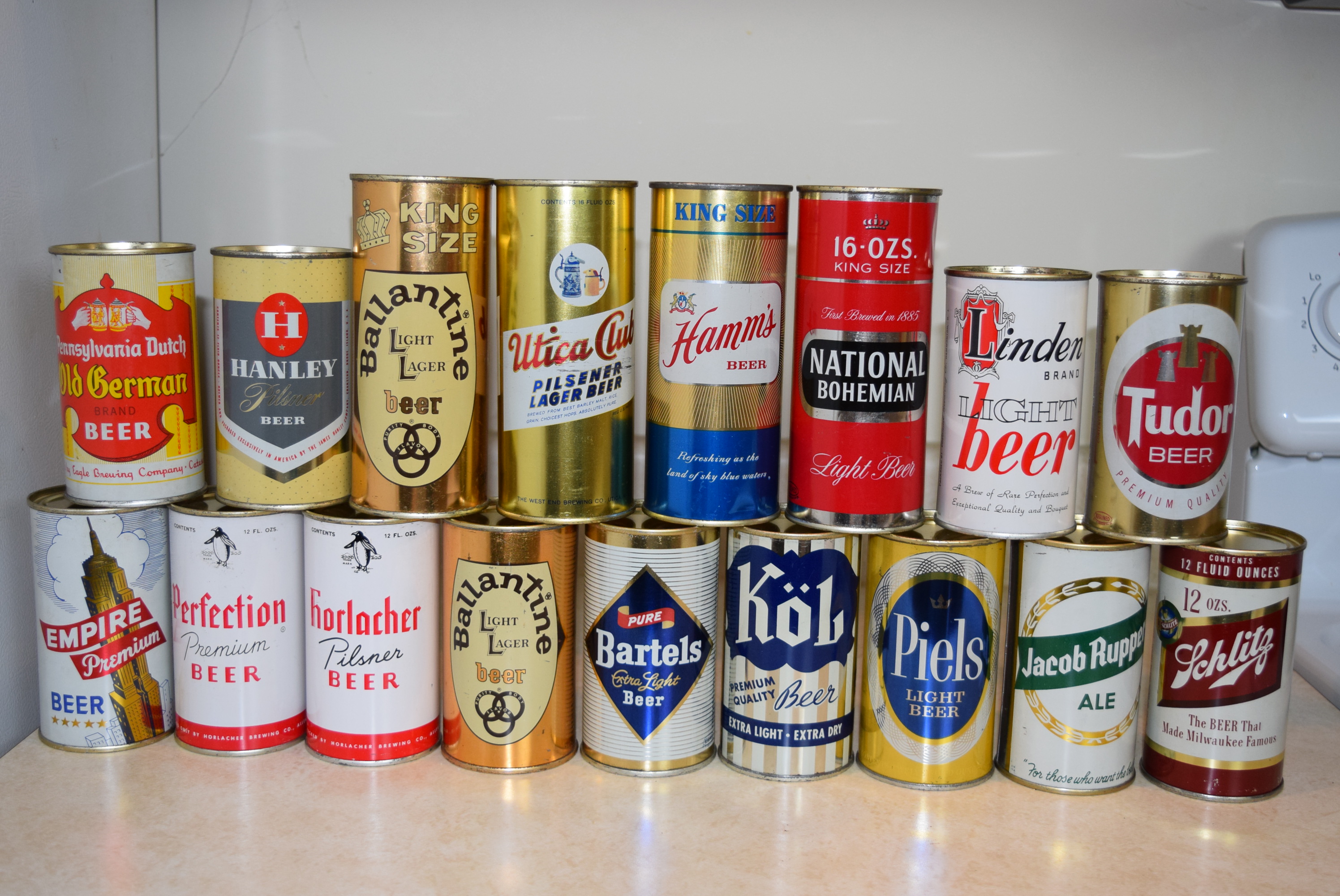 Mid-Century Collectible Beer Cans | EBTH
