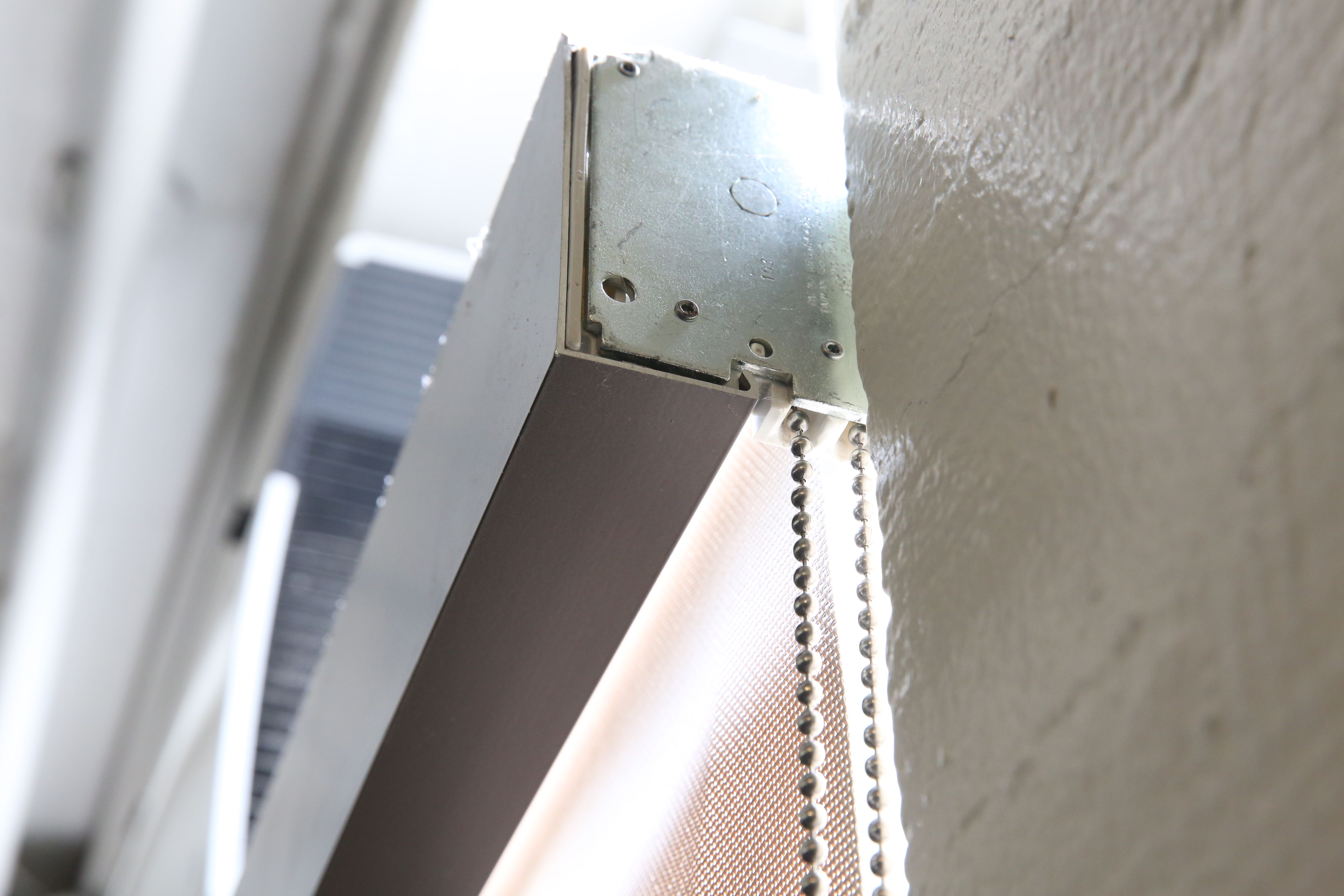 Five MechoShade Manual Shades | EBTH