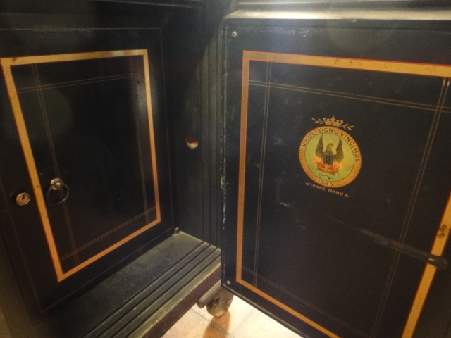 Victor Safe & Lock Company Small Floor Safe | EBTH