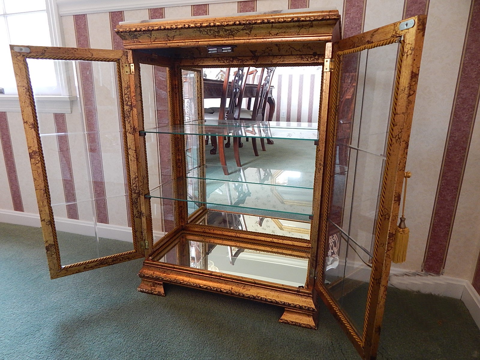 Italian Curio Cabinet | EBTH