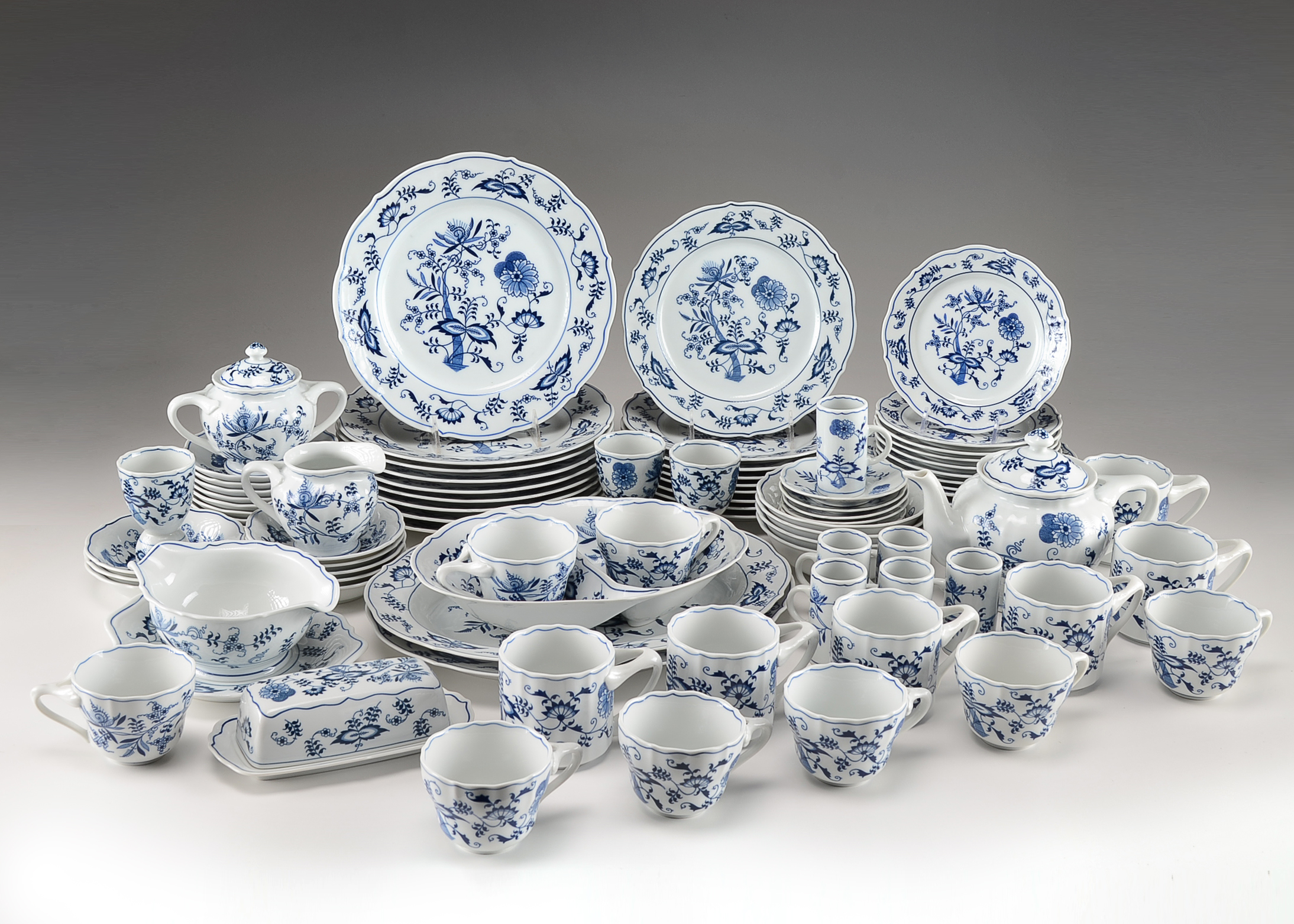 Blue Danube Blue Onion China Set | EBTH