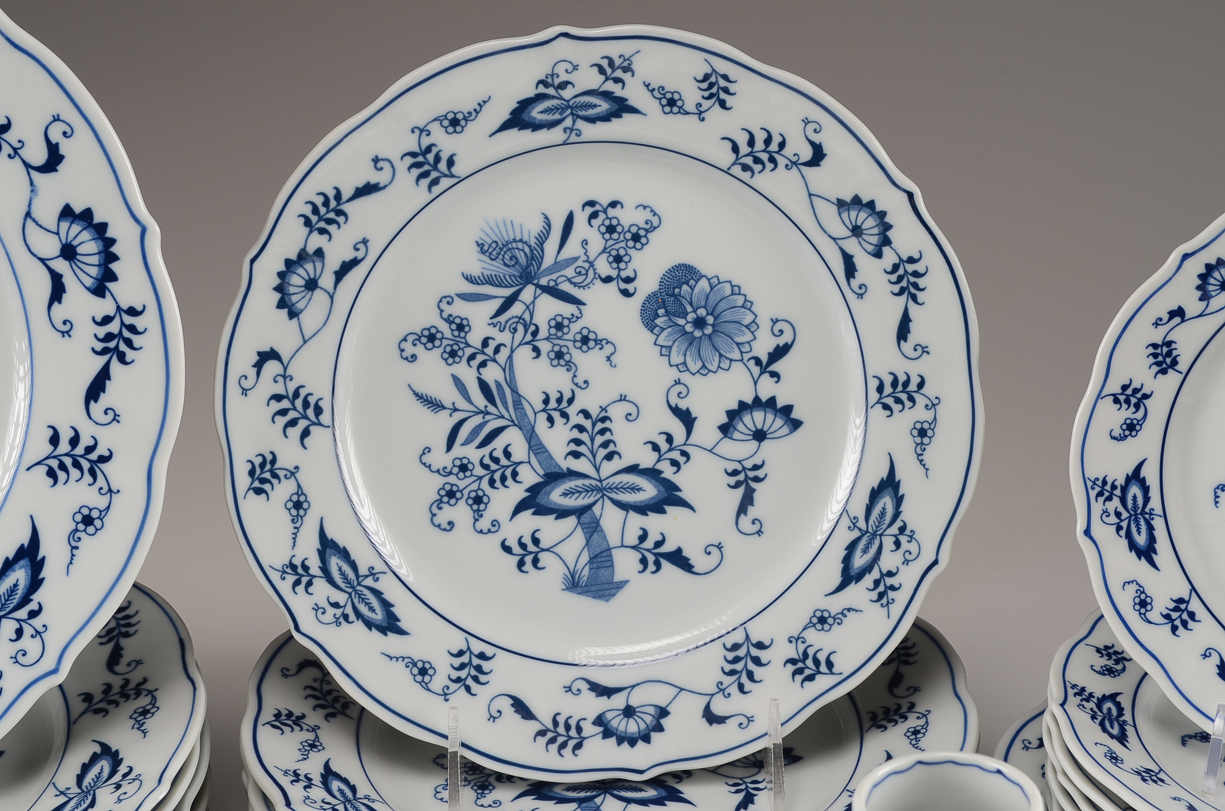 Blue Danube Blue Onion China Set | EBTH