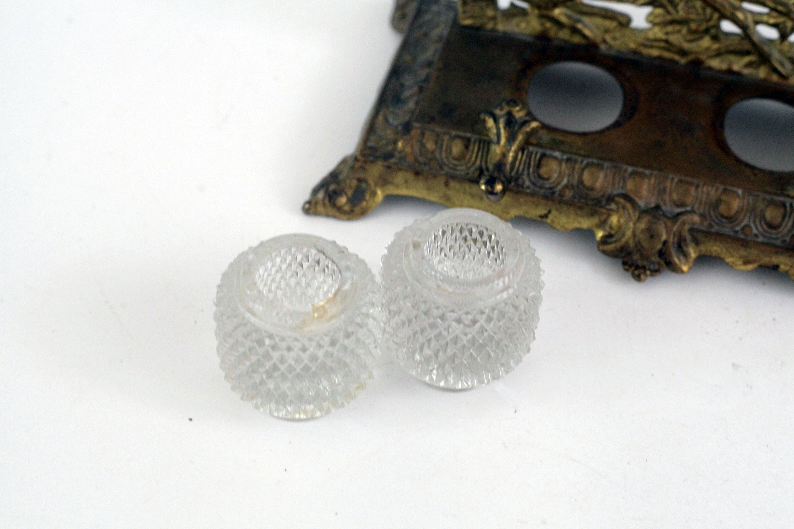 Bradley and Hubbard Inkwell with Glass Inserts | EBTH