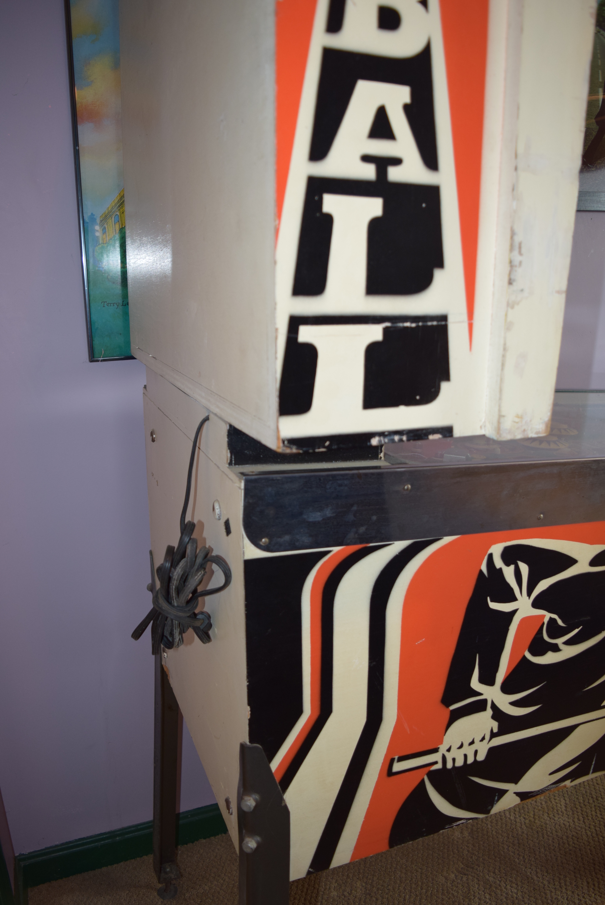 Vintage Bally "Eight Ball" Pinball Machine | EBTH