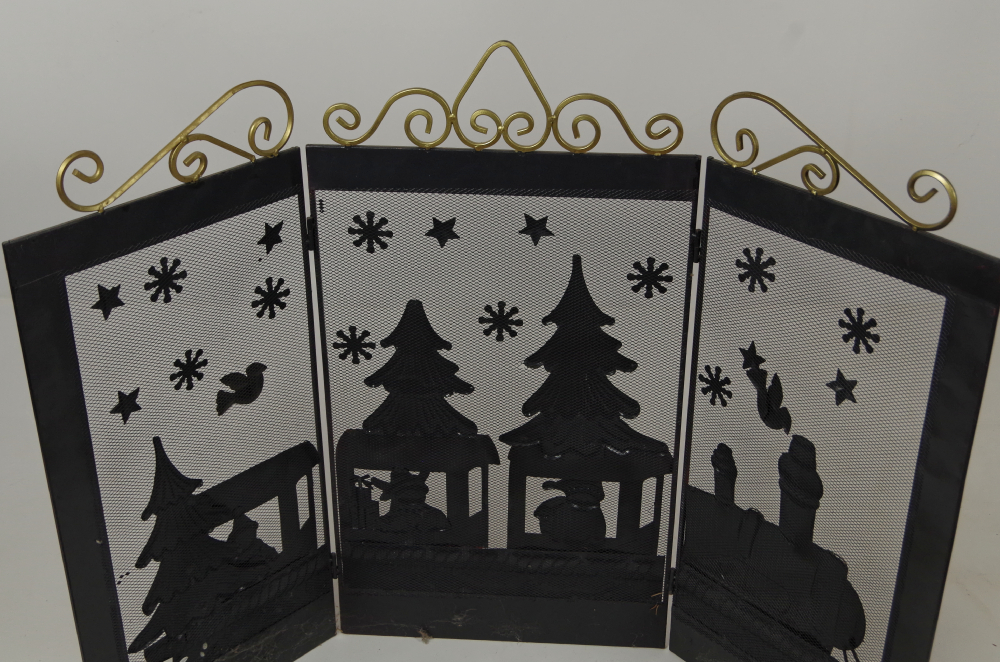 Hand-Painted Metal Christmas Fireplace Screen | EBTH