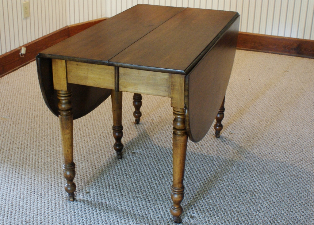 Antique Five Legged Walnut Drop Leaf Table | EBTH