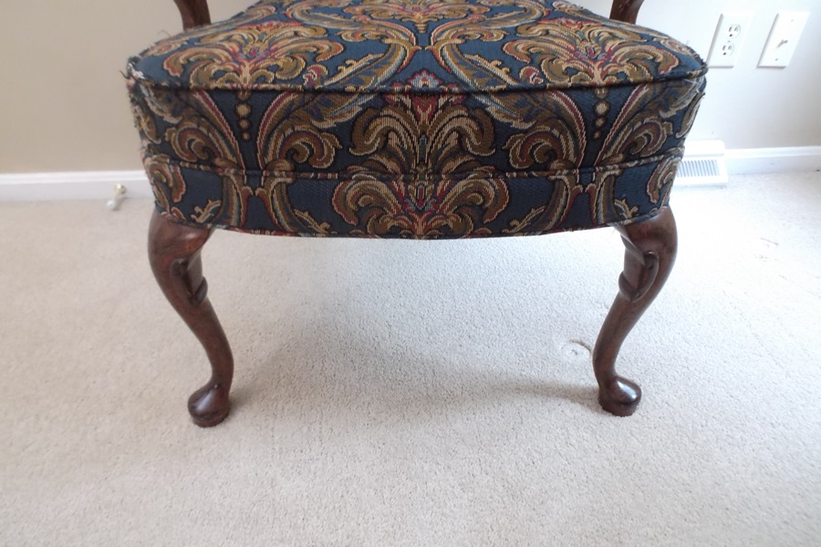 Queen Anne Style Goose Neck Arm Accent Chair | EBTH