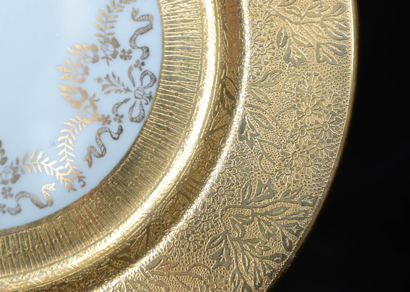 Antique Superior China 22 Karat Gold Plate | EBTH
