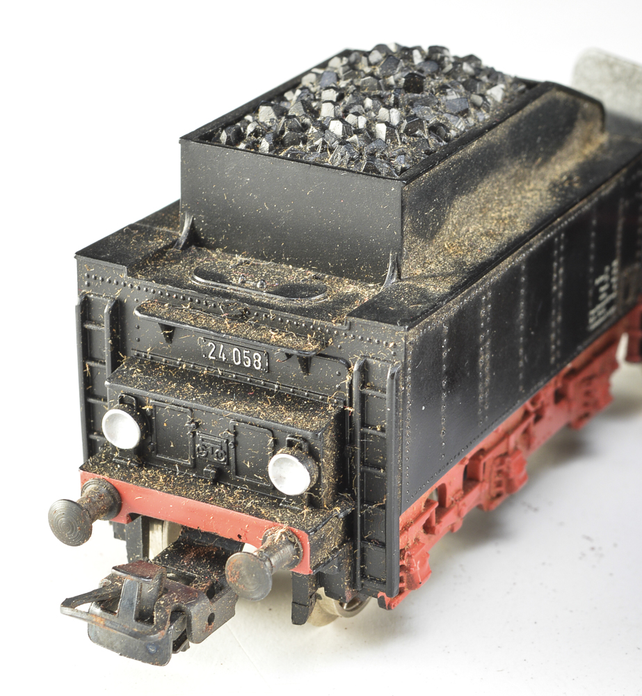 Vintage Marklin West German Made Locomotive and Tender | EBTH