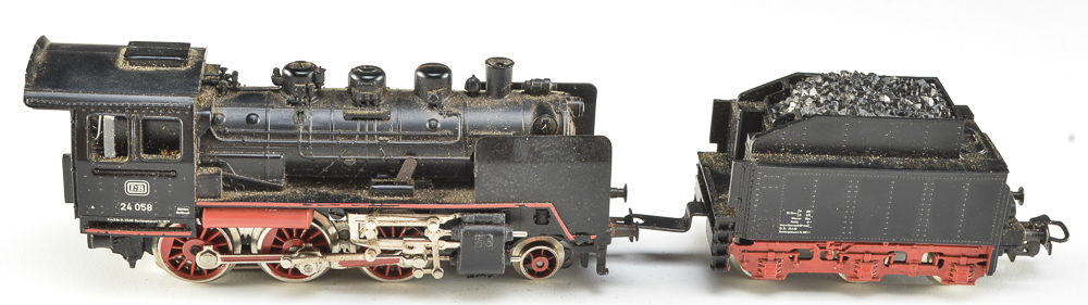 Vintage Marklin West German Made Locomotive and Tender | EBTH