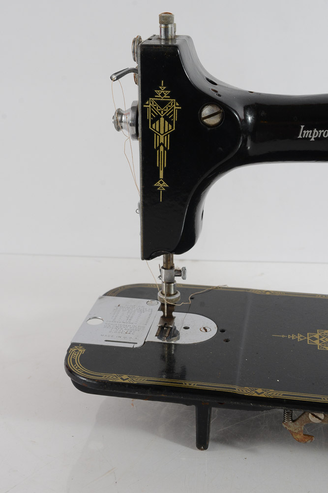 Vintage Improved Eldredge Rotary Sewing Machine | EBTH