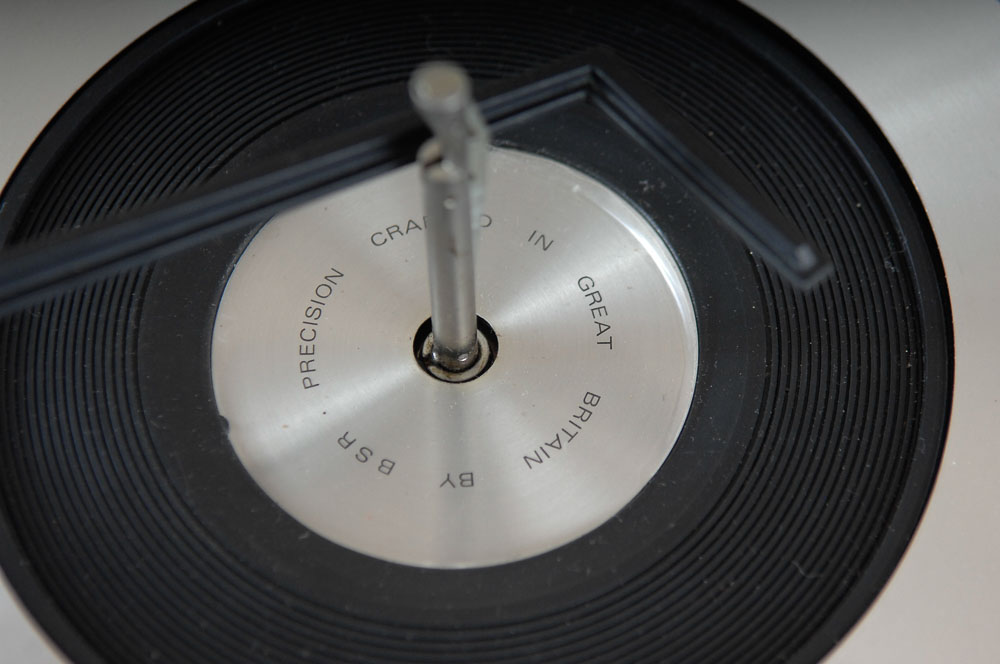 Soundesign Classic Stereo Console | EBTH