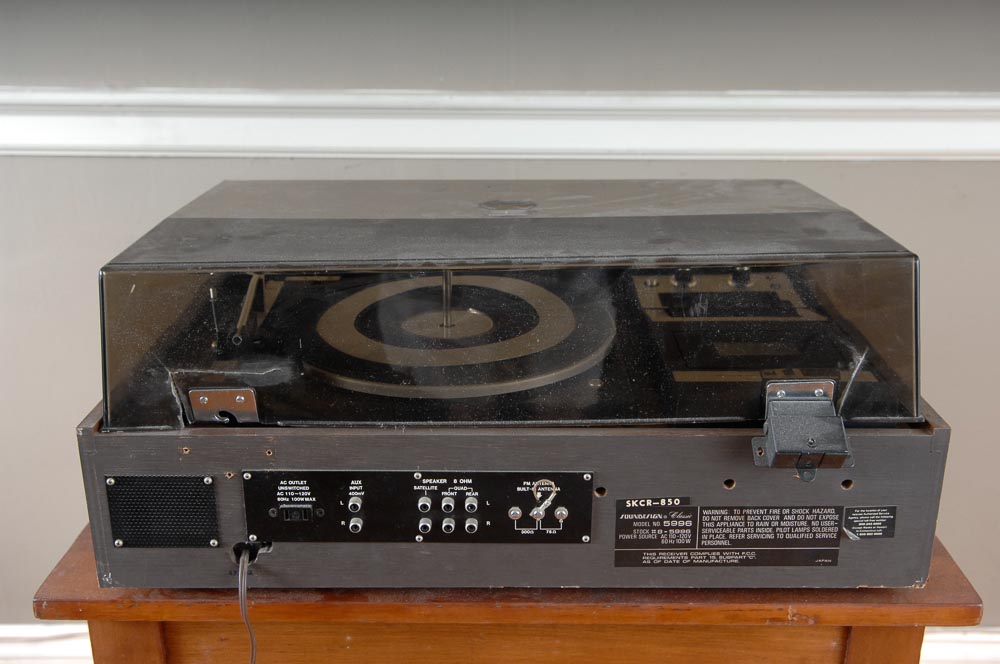 Soundesign Classic Stereo Console | EBTH