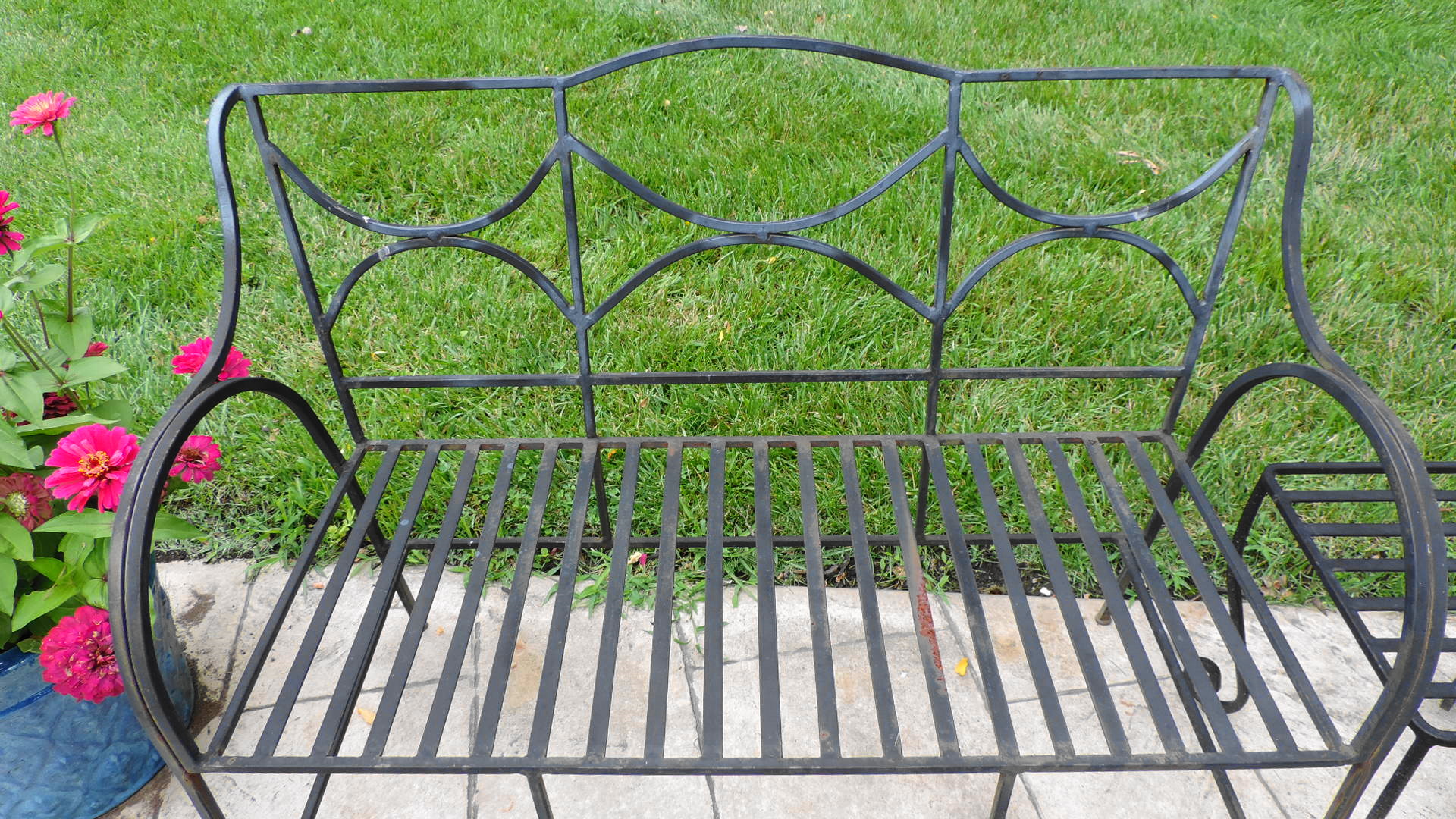 Outdoor Metal Bench and Table | EBTH