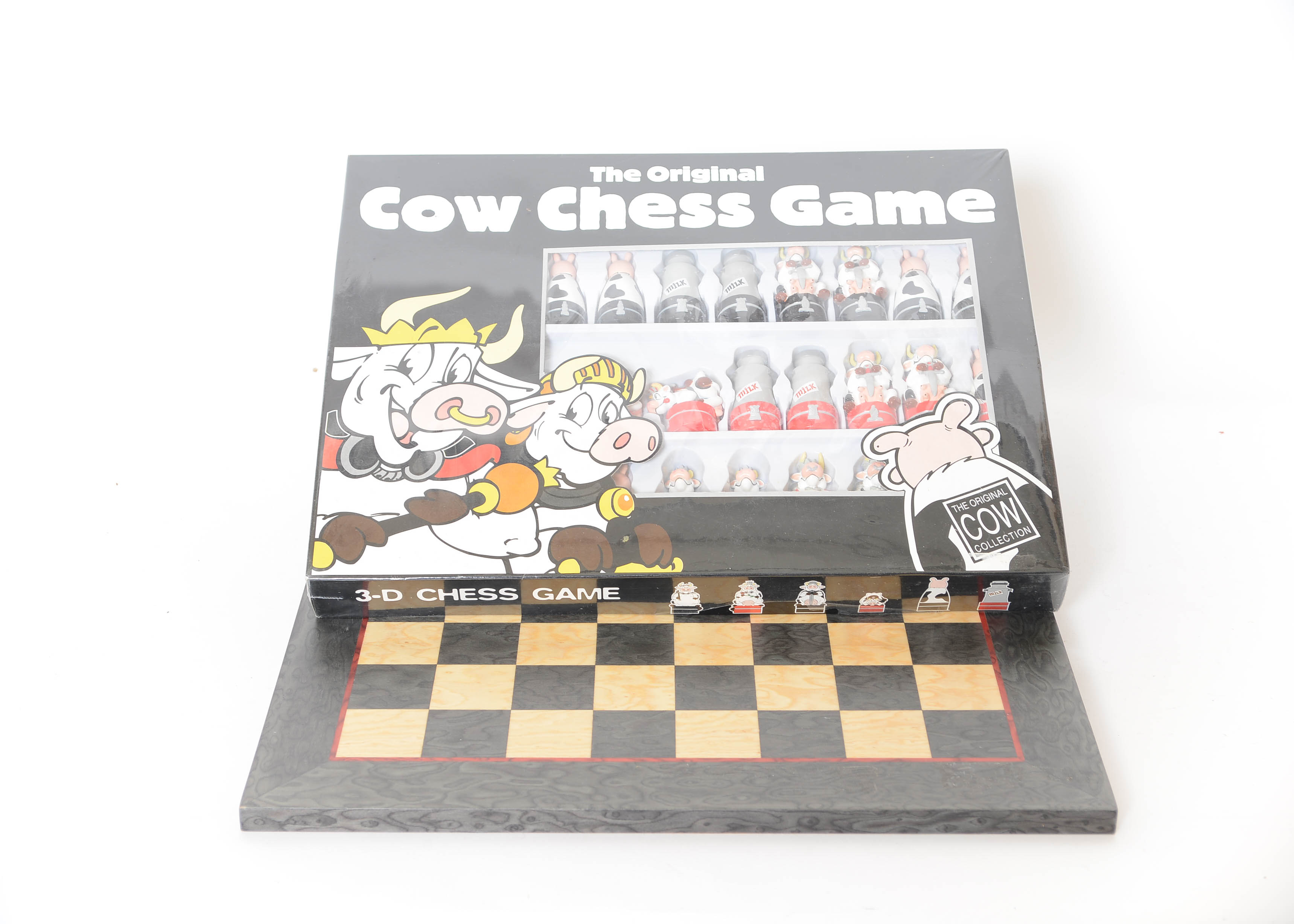 3D Cow Chess Set | EBTH