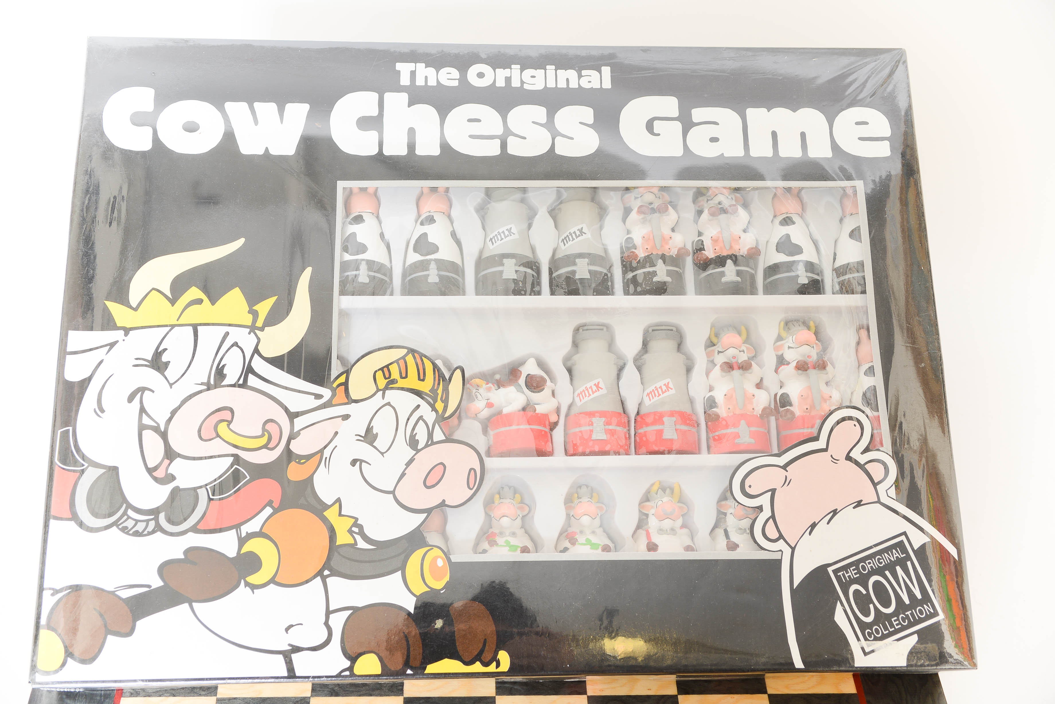 3D Cow Chess Set | EBTH