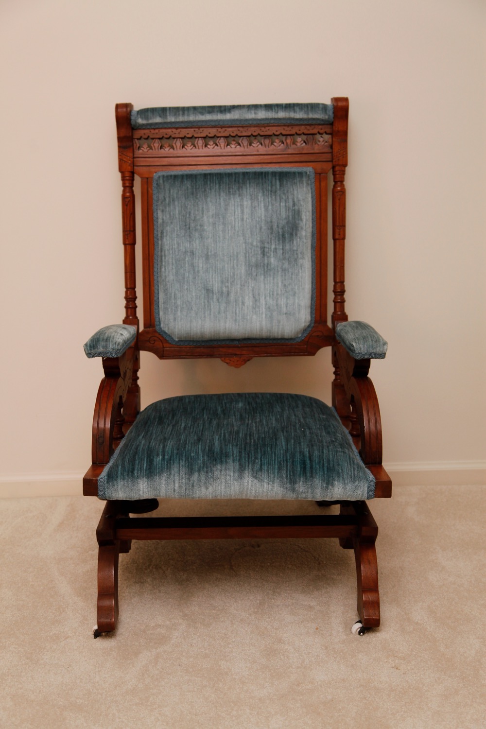 Eastlake Style Platform Rocker in Walnut | EBTH