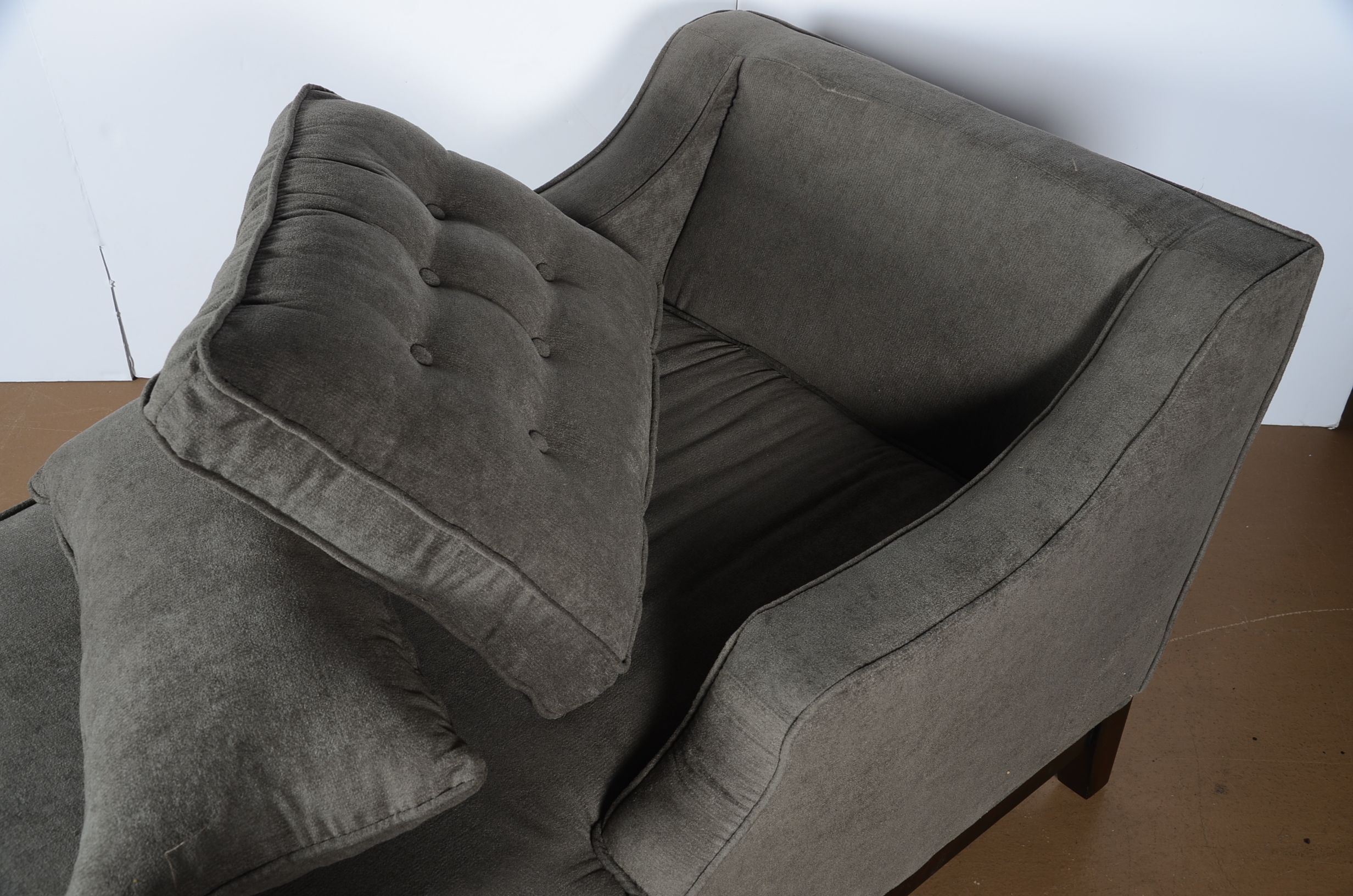 Microfiber Chaise Lounge | EBTH