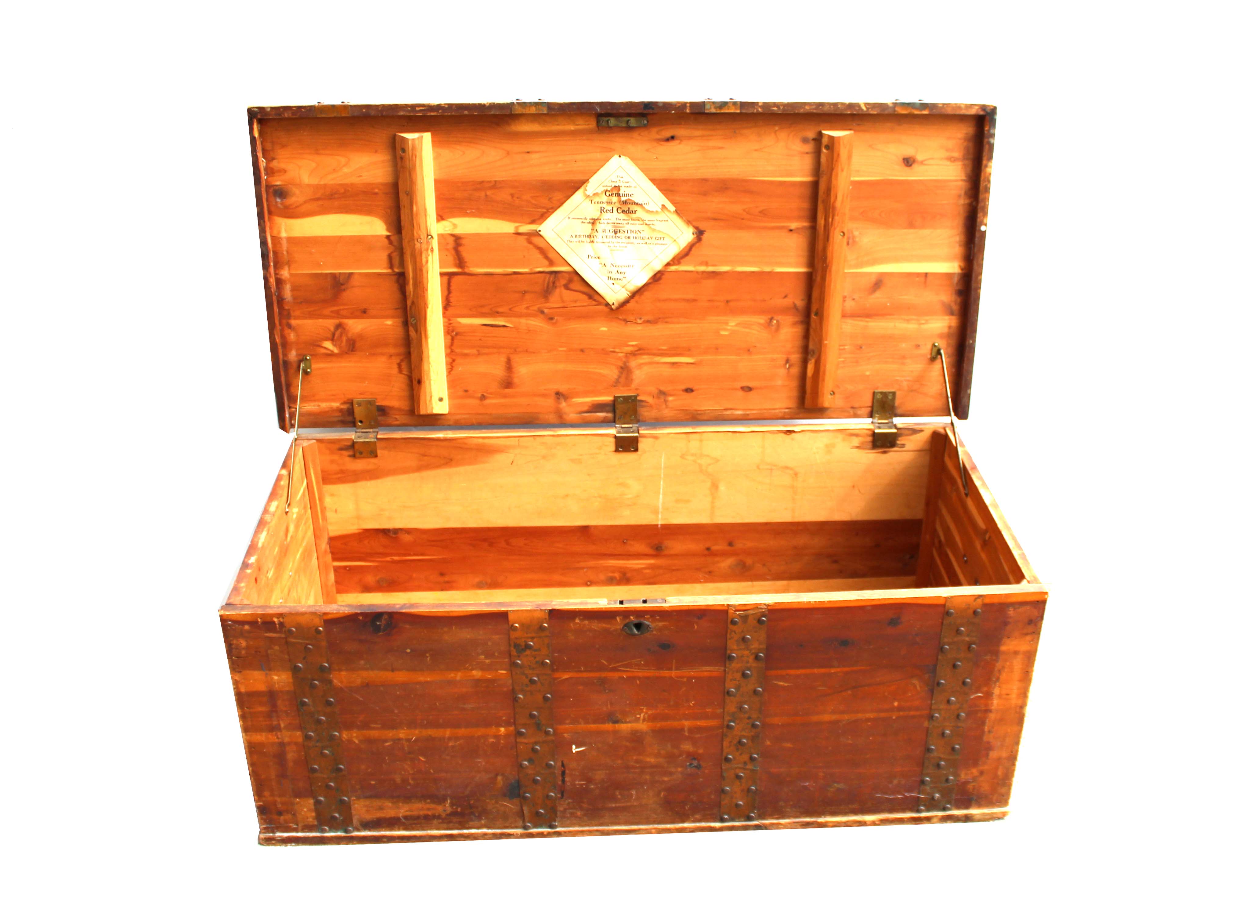 Vintage Tennessee Red Cedar Chest | EBTH