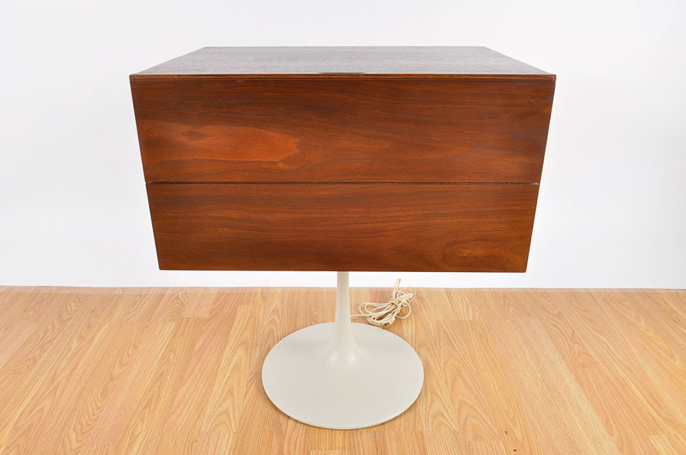 KLH Mid Century Modern Pedestal Turntable With Two Speakers | EBTH