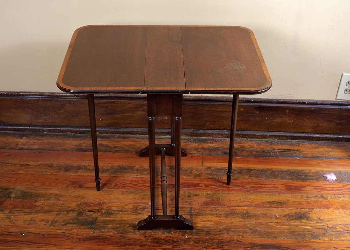 Mahogany Gate Leg Side Table | EBTH