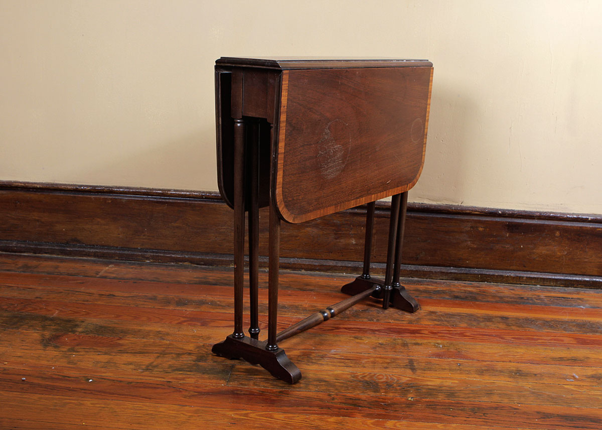 Mahogany Gate Leg Side Table | EBTH