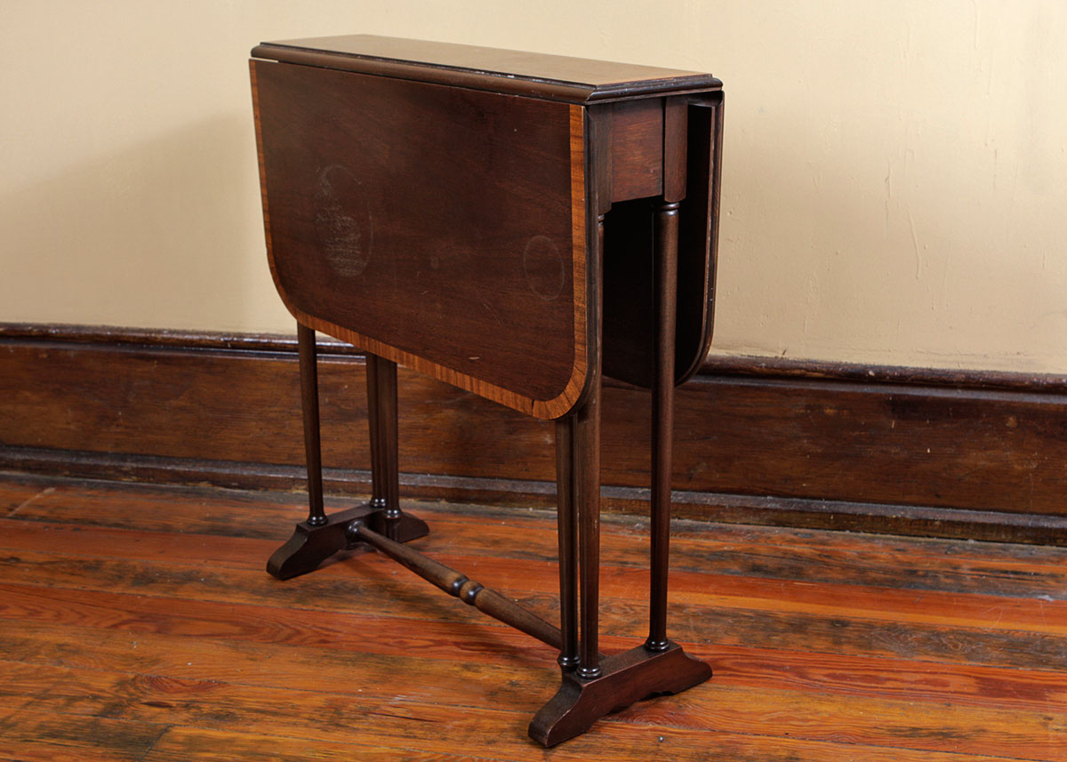 Mahogany Gate Leg Side Table | EBTH
