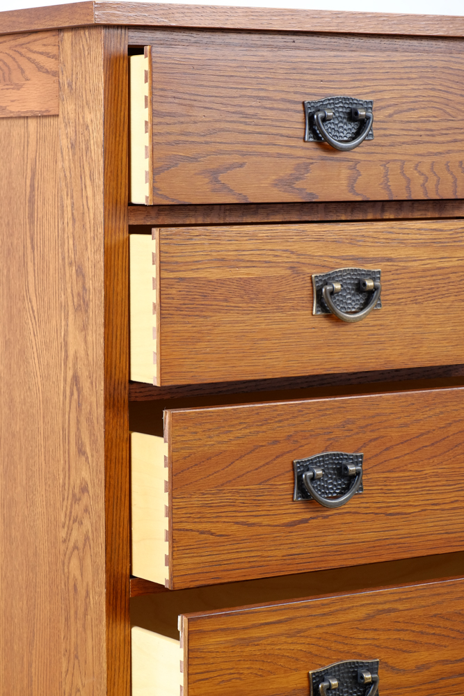 Thomasville Oak Mission Style Chest of Drawers | EBTH