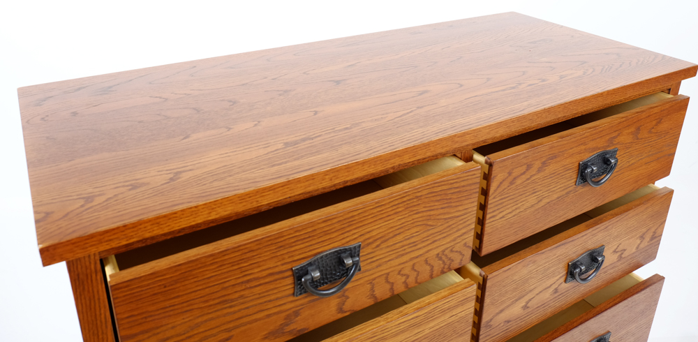 Thomasville Oak Mission Style Chest of Drawers | EBTH