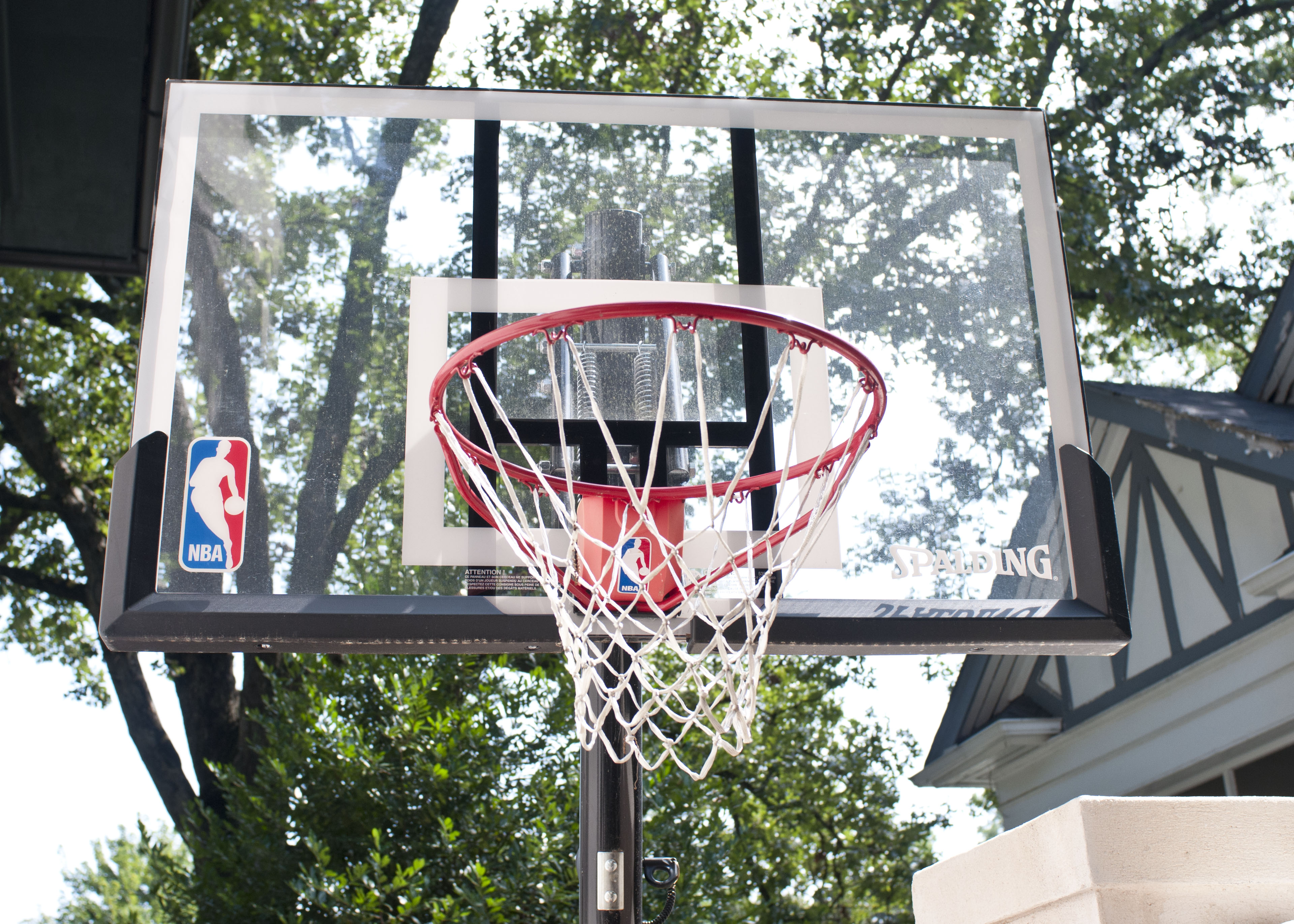 Spalding Standing Basketball Hoop | EBTH